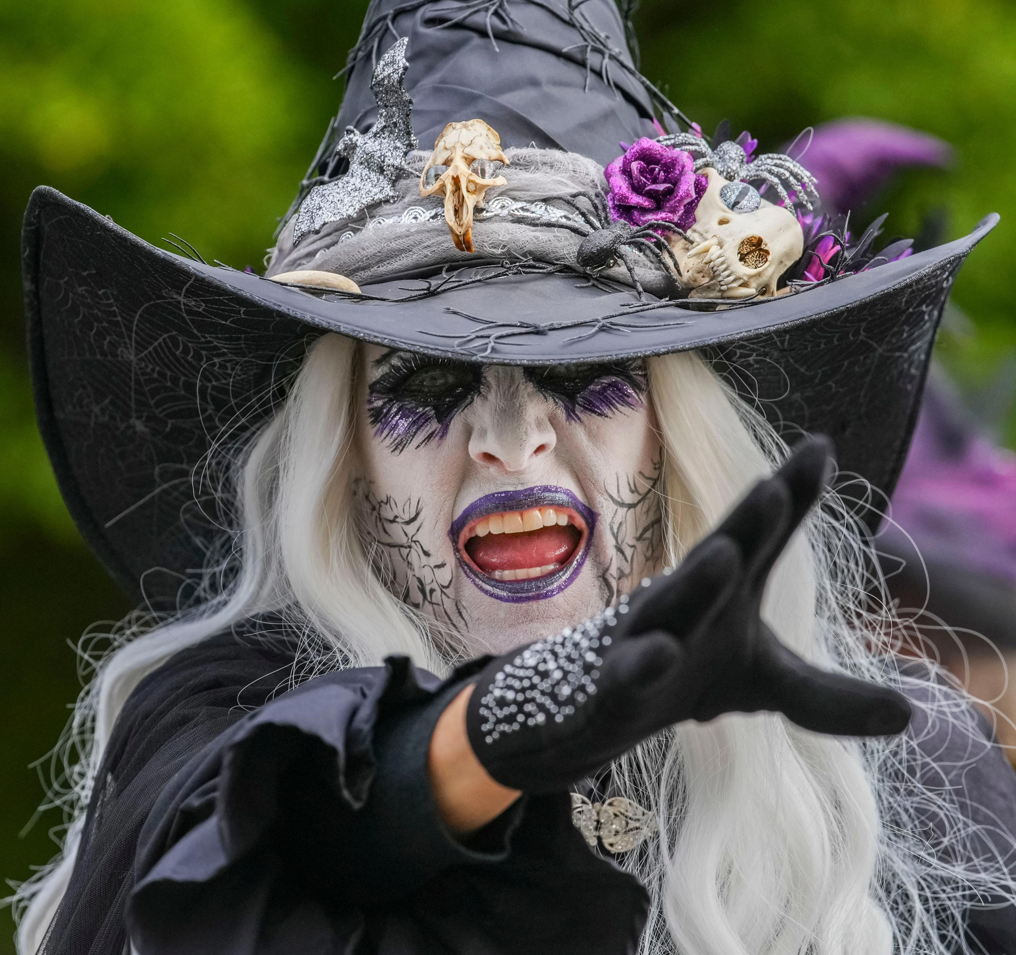 Halloween 2025 in Indy has 'boo-zy' bar crawls, haunted houses, family ...