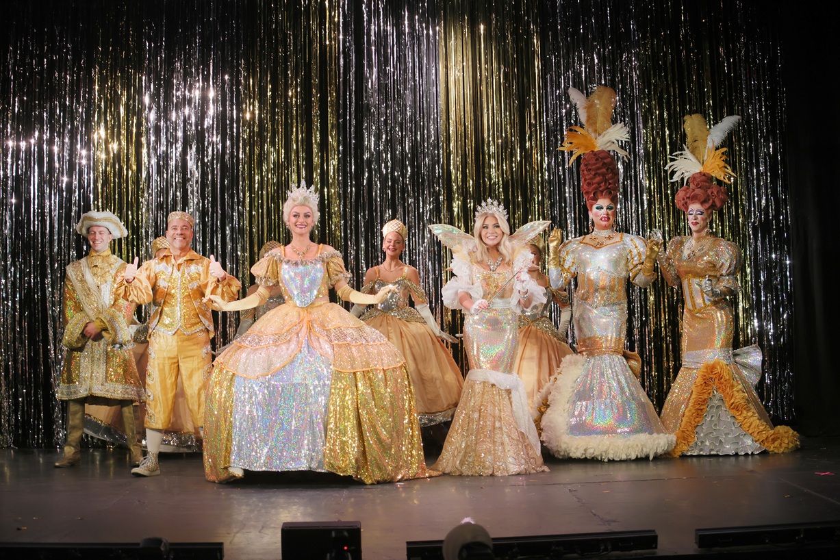 Leanne Campbell and Corrie's Katie McGylnn star in Cinderella at the ...
