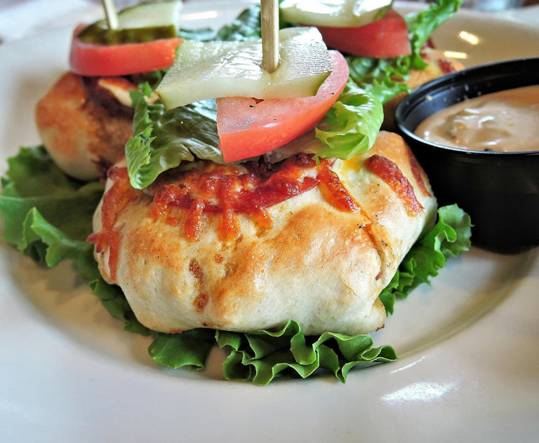 Vintage School Lunches From the '70s That Kids Loved - and Parents Hated