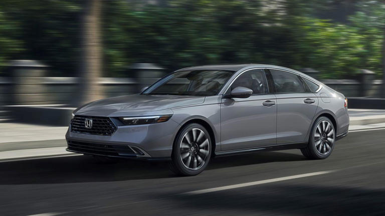 10 Best hybrid cars for long daily commutes