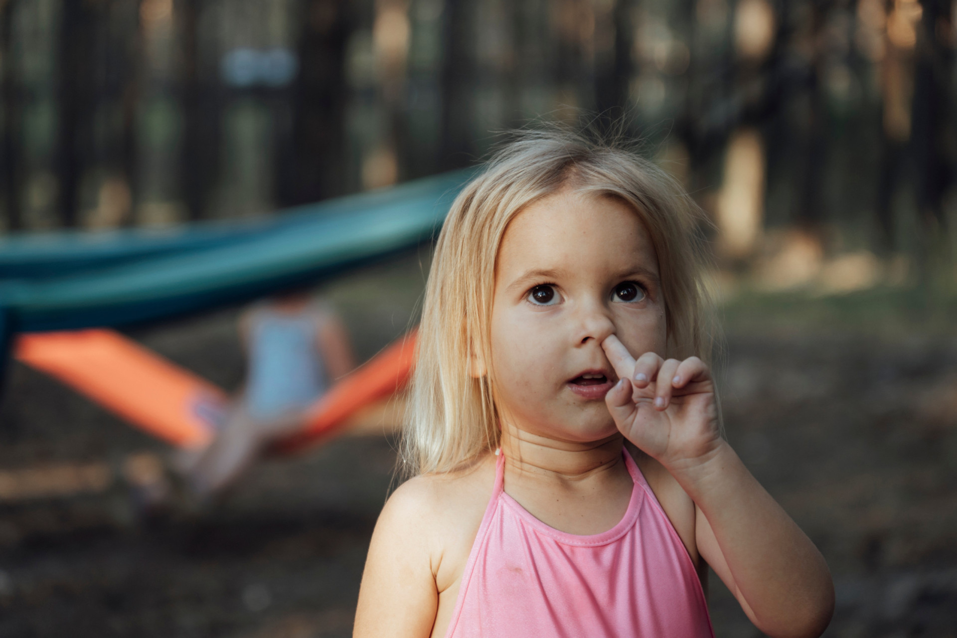 Wie Sie Ihren Kindern gute Manieren beibringen