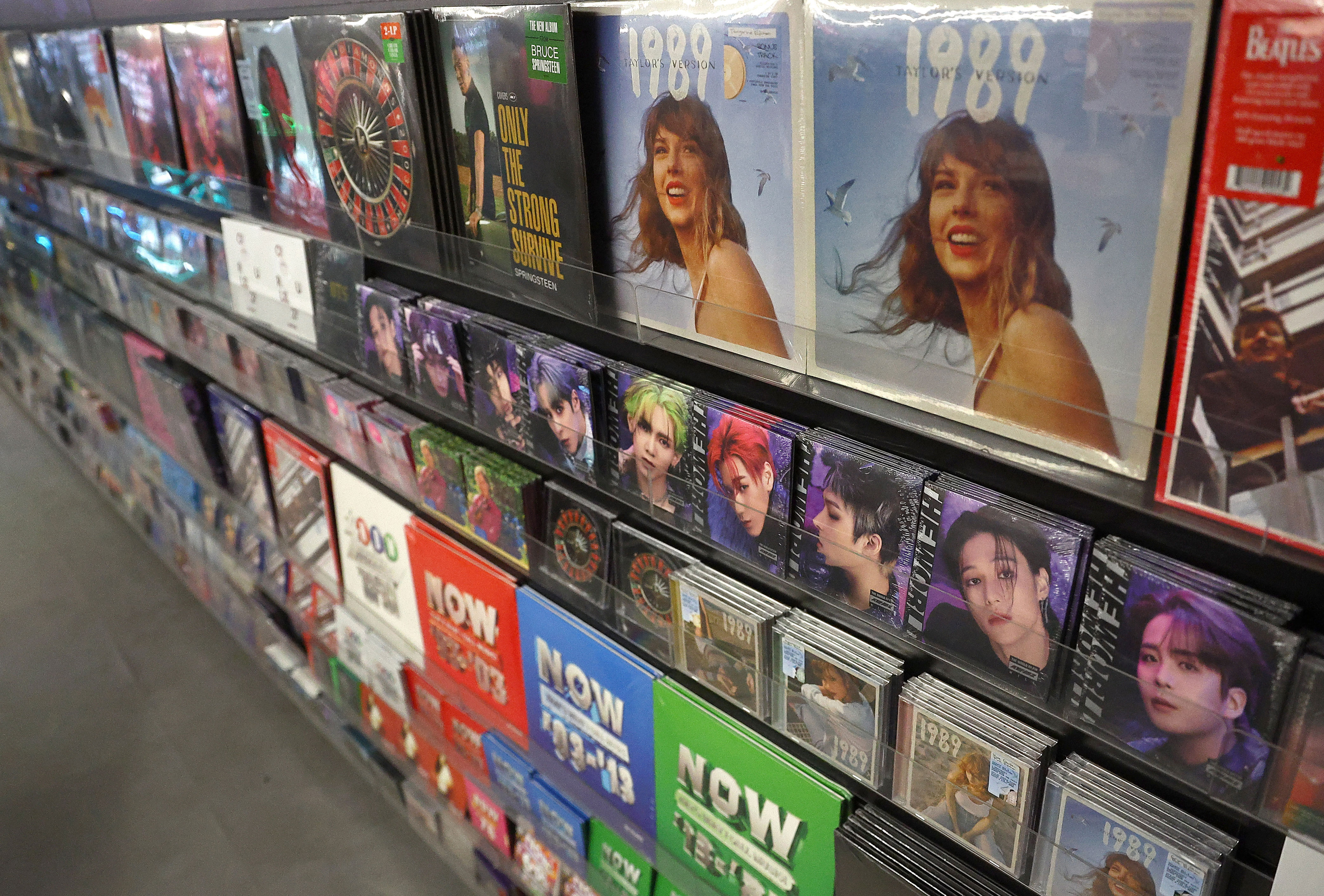 HMV: iconic high street brand continues vinyl-powered comeback with ...