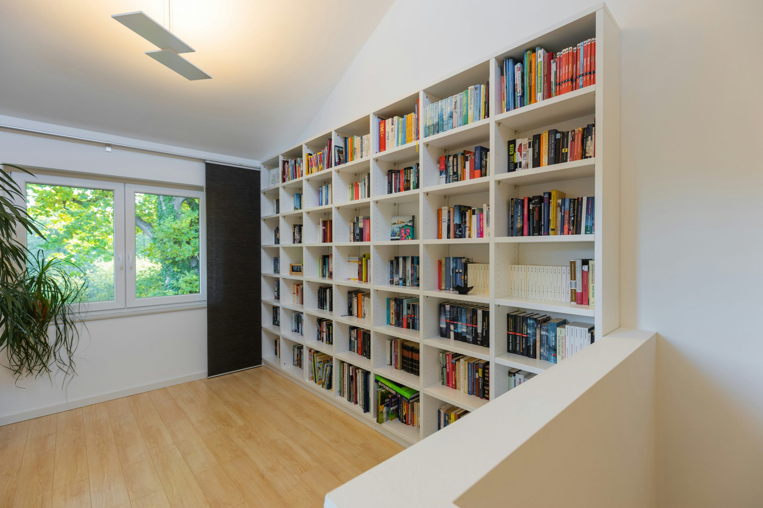Style Tricks for Functional Bookshelves