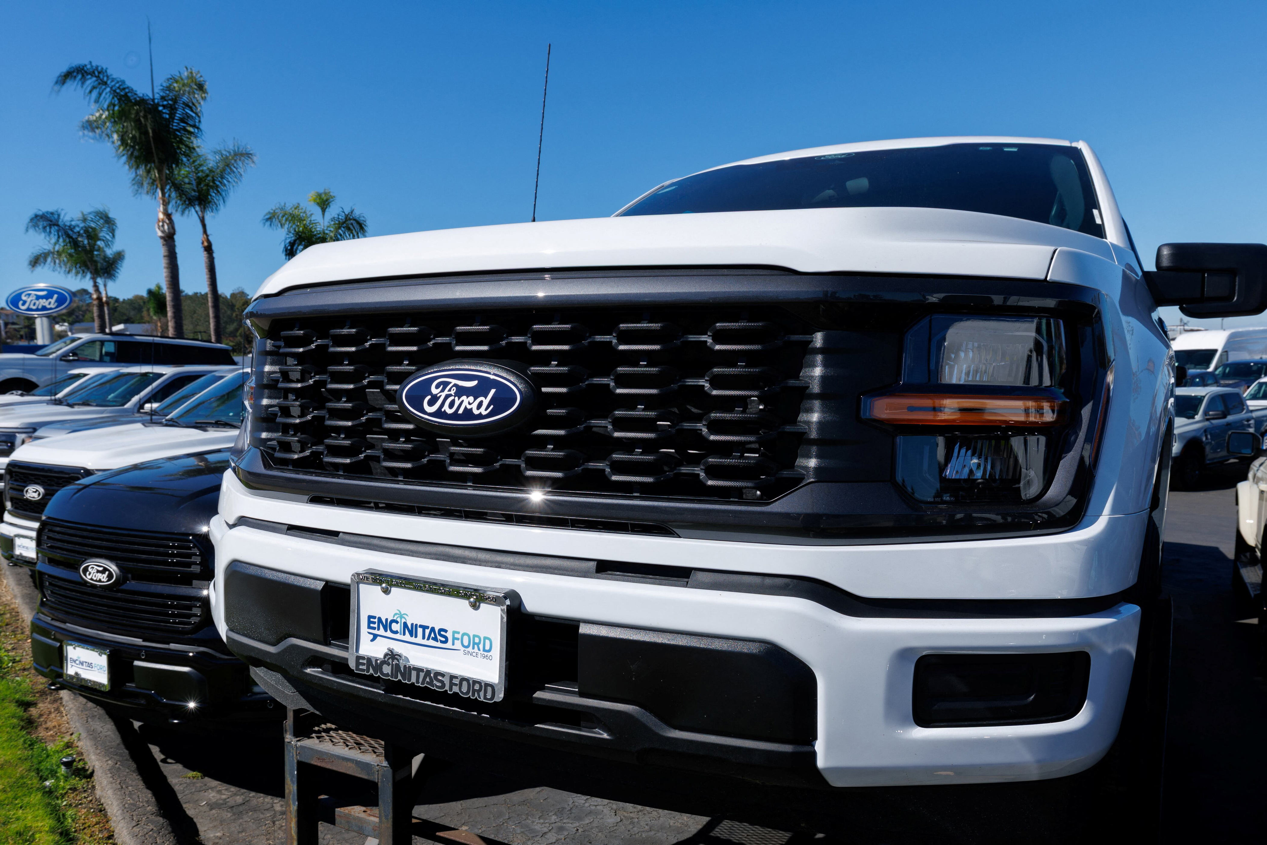 Ford and GM Surge as Tariff Refunds Ease Cost Burden