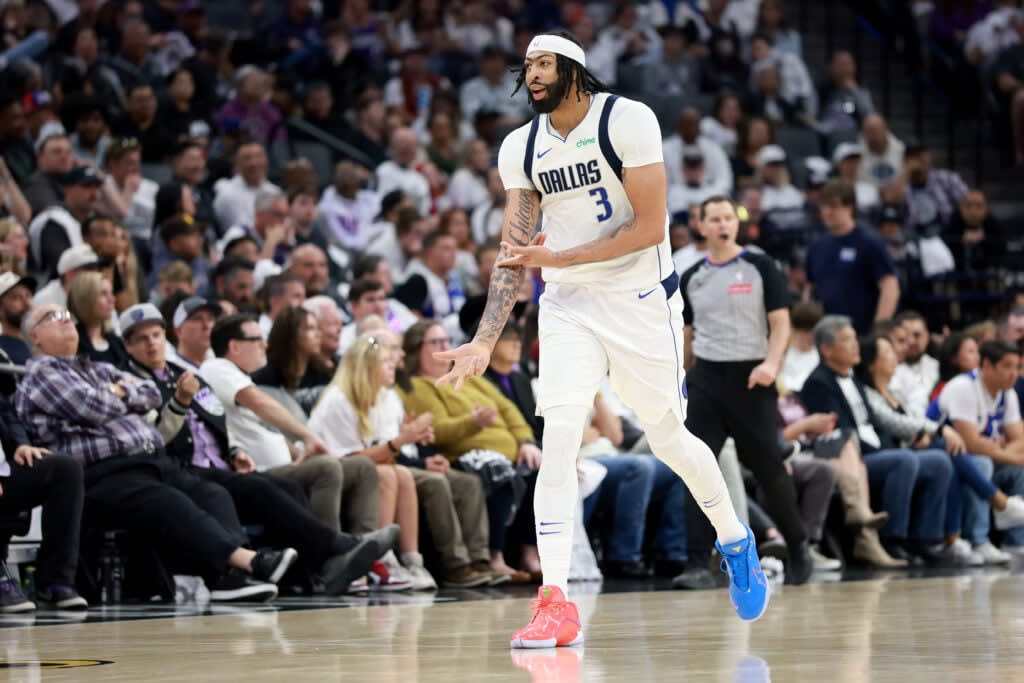 Anthony Davis injury raises bigger questions for Mavericks after Luka ...