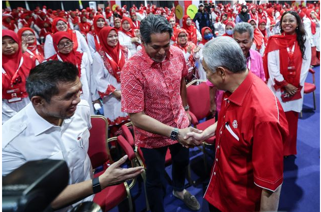 Khairy Jamaluddin discusses possible return to Umno with Zahid, source ...