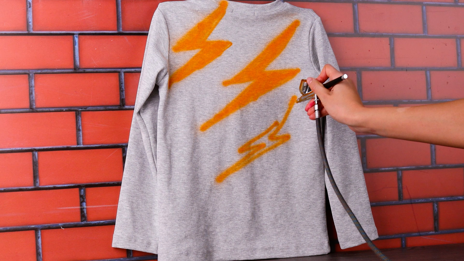 Elevate Fashion With Airbrushed Designs
