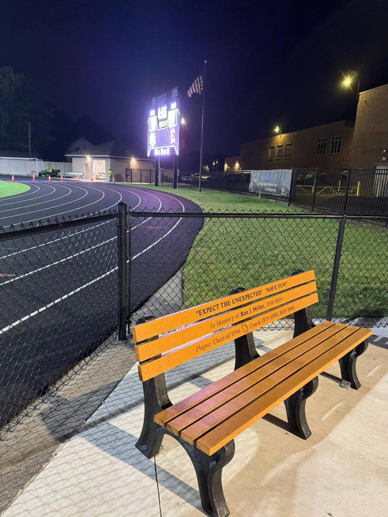 Longtime area football coach Ron Miller honored by Green Bay West with ...