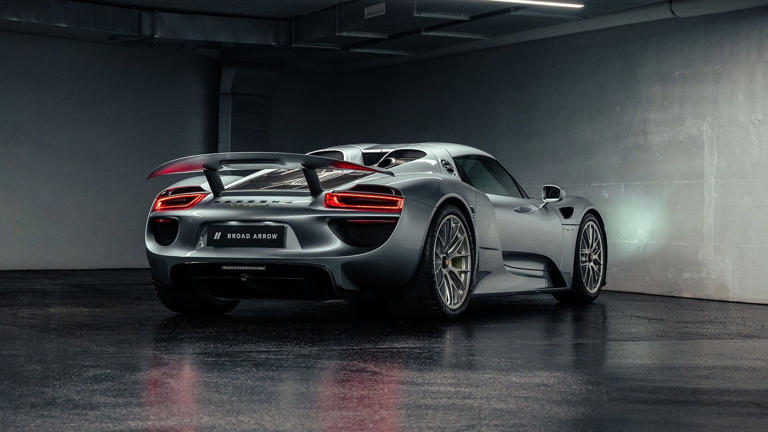 2015 Porsche 918 Spyder in Liquid Metal Chrome Blue to Headline Zurich ...
