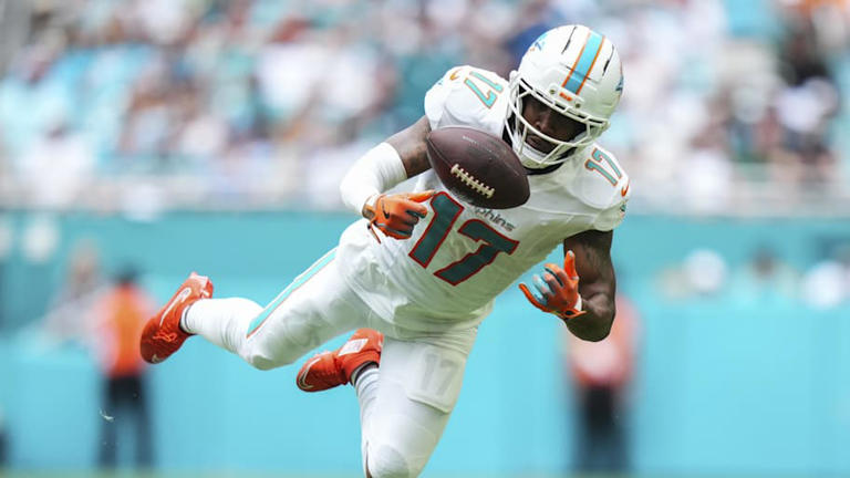 Jaylen Waddle, Derrick Henry, And 3 Other Underdog Props for Dolphins ...