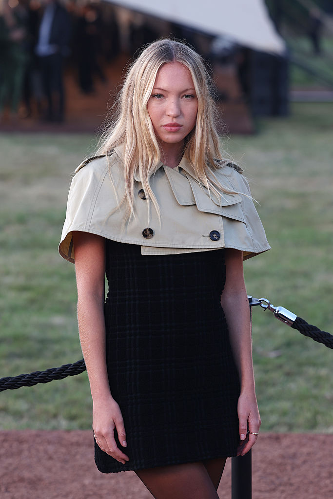 Il ritorno di fiamma più incredibile? La mini mantella degli anni Duemila