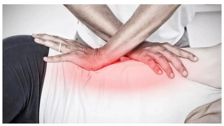 Middle back pain: How to know if it is a normal pain or a symptom of cancer