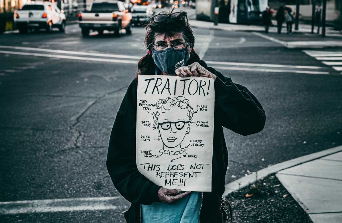 "Cartoon Villain" Kyrsten Sinema, working "hand in glove with the Trump ...