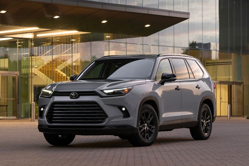 2025 Toyota Grand Highlander Híbrido: ¿Es la amplitud fundamental para tus escapadas familiares?