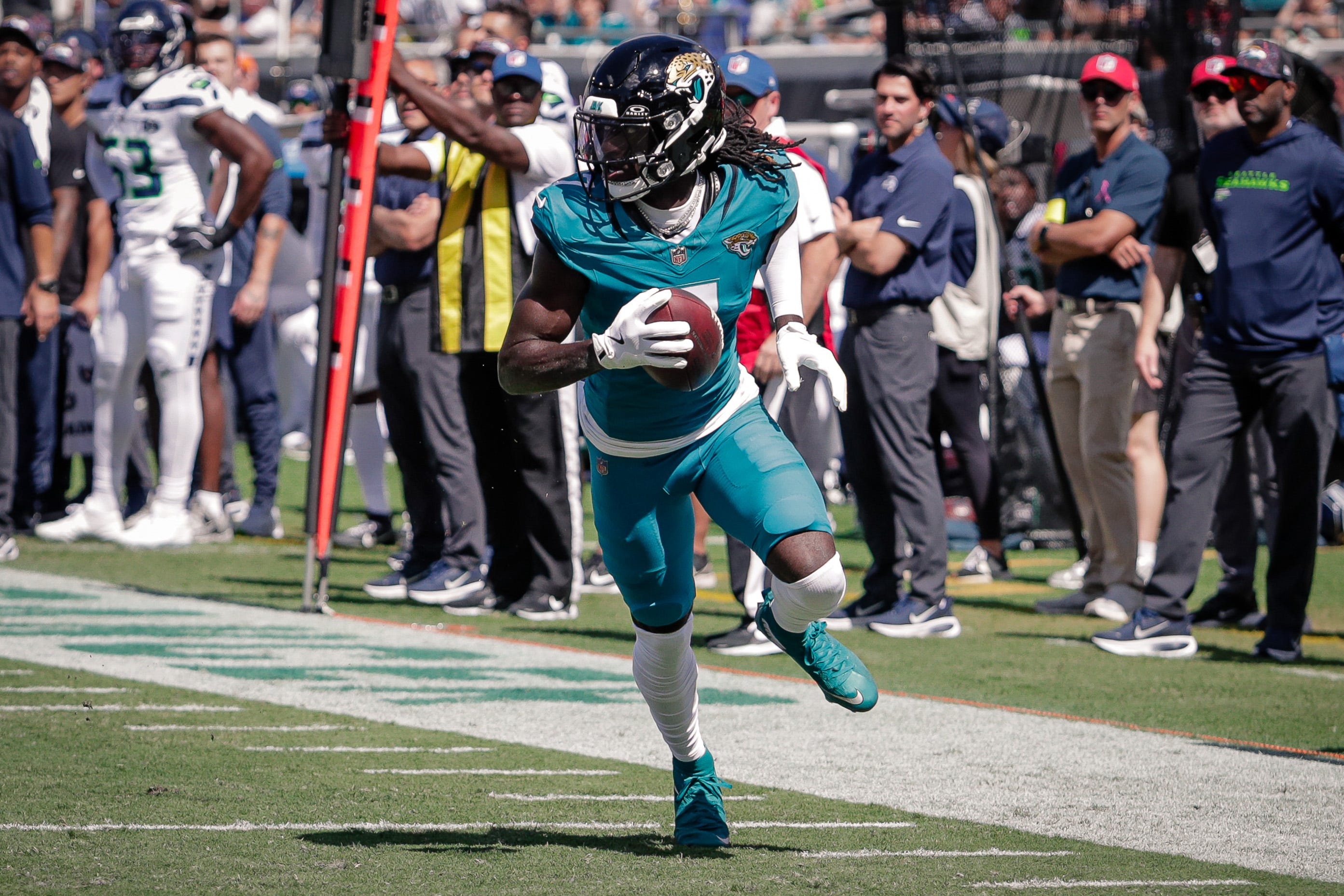 NFL insider with latest trade deadline news on Jaguars' WR Brian Thomas Jr.