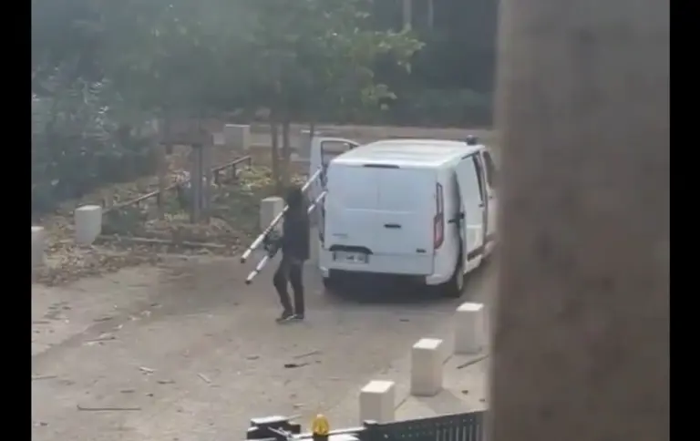 Γαλλία: Ένοπλοι ντυμένοι αστυνομικοί μπήκαν σε εργαστήριο χρυσού στη ...