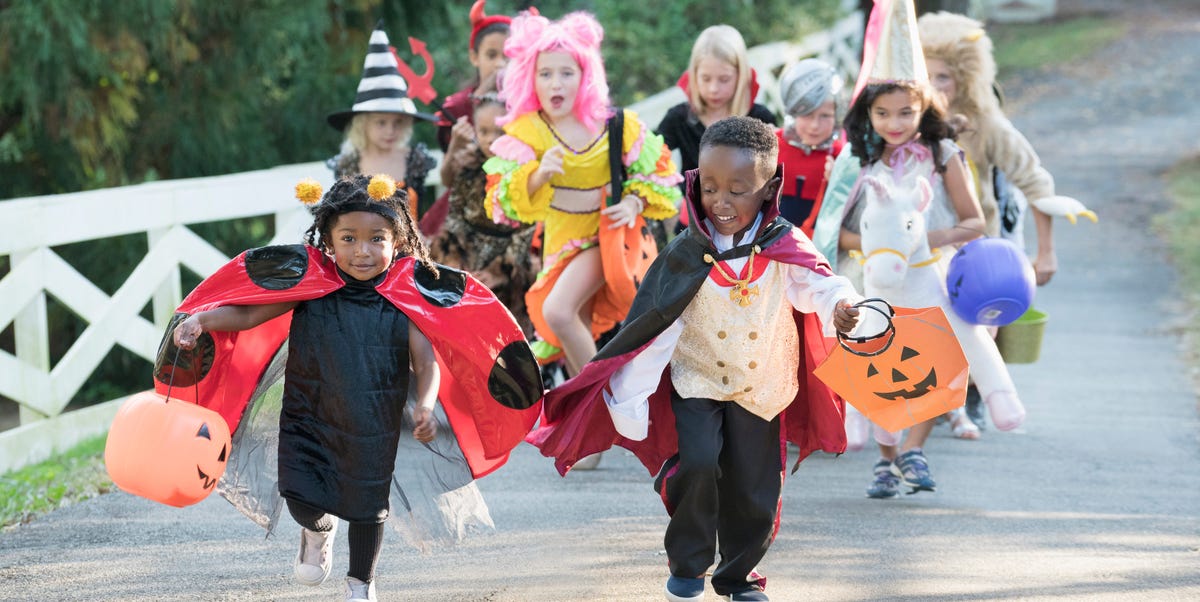 What Time Does Trick-or-Treating Start and End on Halloween 2025?