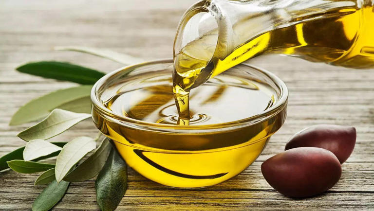 What happens to your digestion when you take a spoonful of olive oil daily