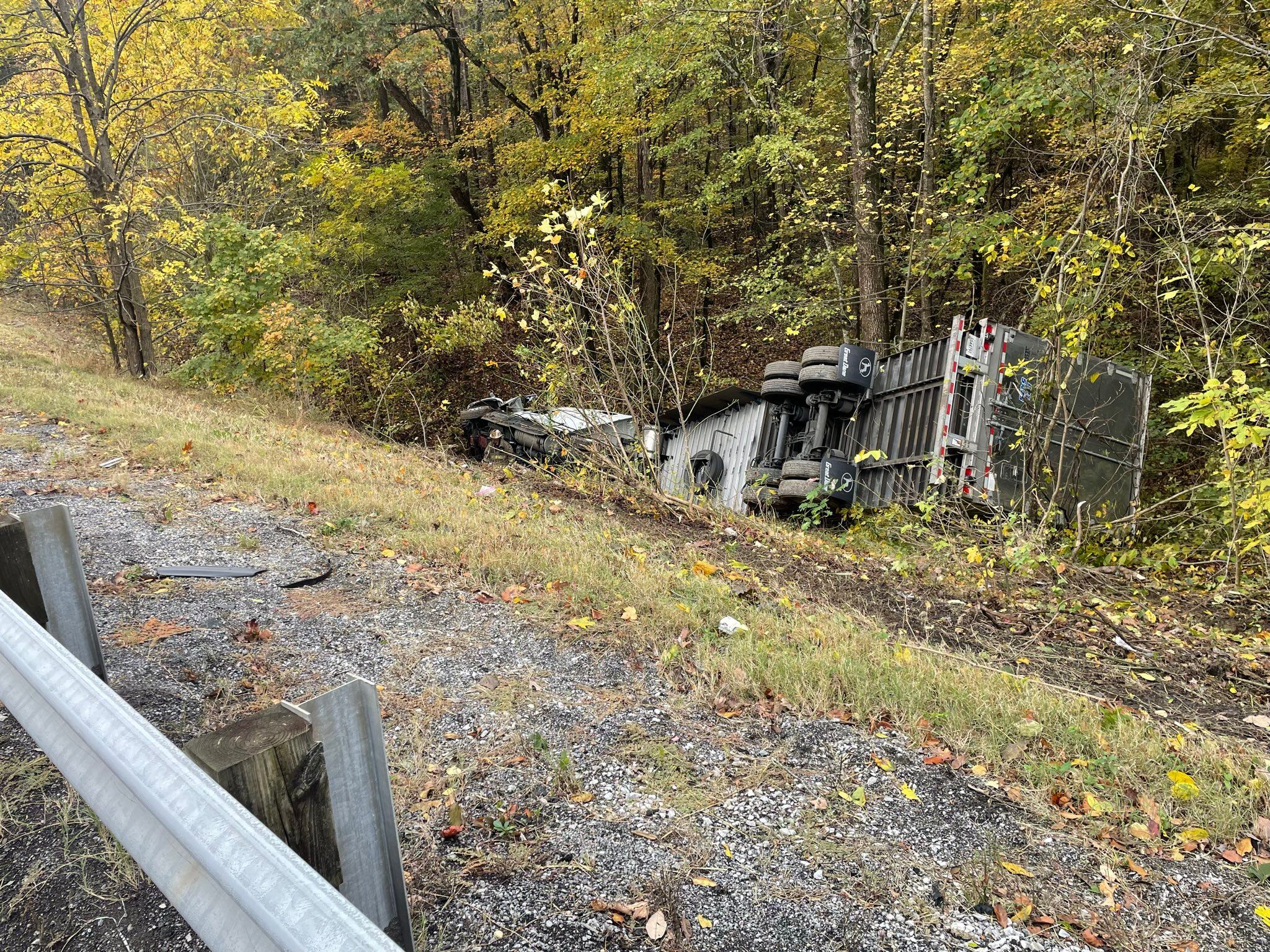 Truck hauling frozen bread crashes, spills nearly 200 gallons of diesel ...