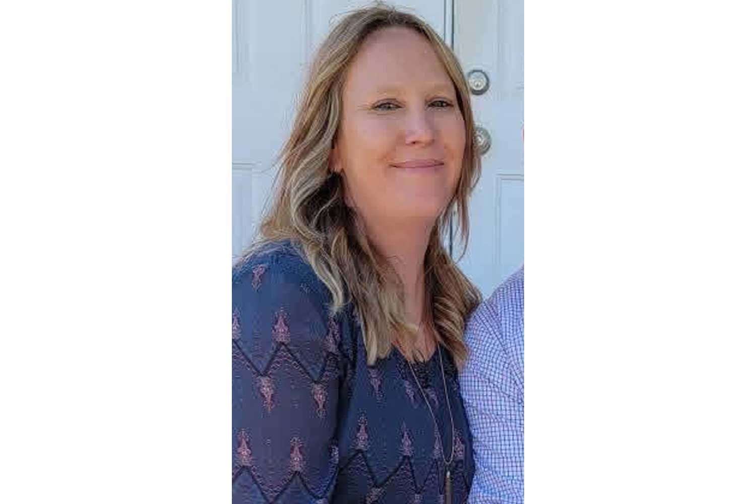 Mom of 4 Dies After Family Crashes into Semi-Trailer Truck During Heavy Fog