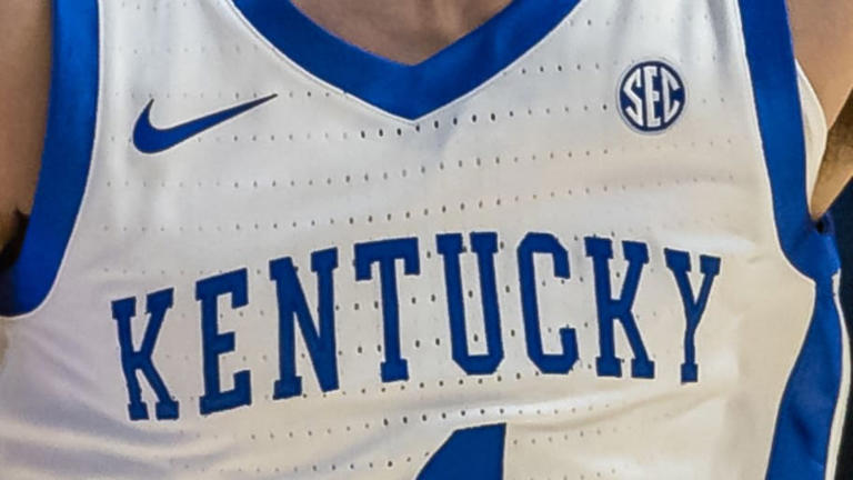 Kentucky basketball whispers its soul to the new boys