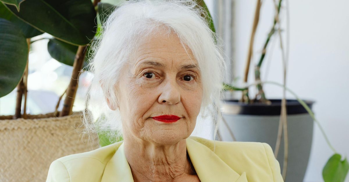 Why Keeping Your Gray Hair Is A Smart Decision