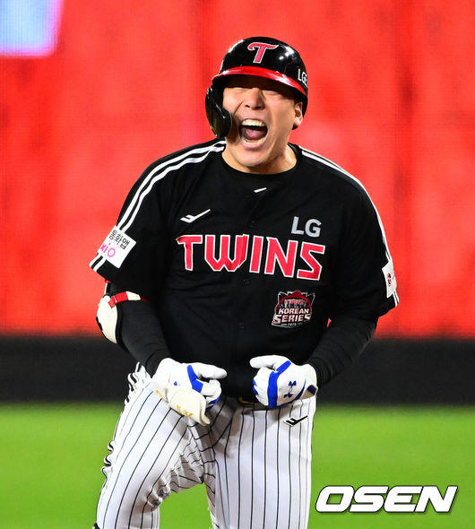 'PS 최다안타 신기록+데일리 MVP' 김현수 "만루되면 2008년 PSTD 떠오를 것 같았다, 편하게 이기고 싶어" [KS4]