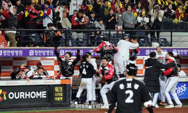 LG 우승 확률 95% 잡았다! 9회 6득점 빅이닝 대폭발→한화에 7:4 역전승... KS 우승 '-1' [KS4 현장리뷰]