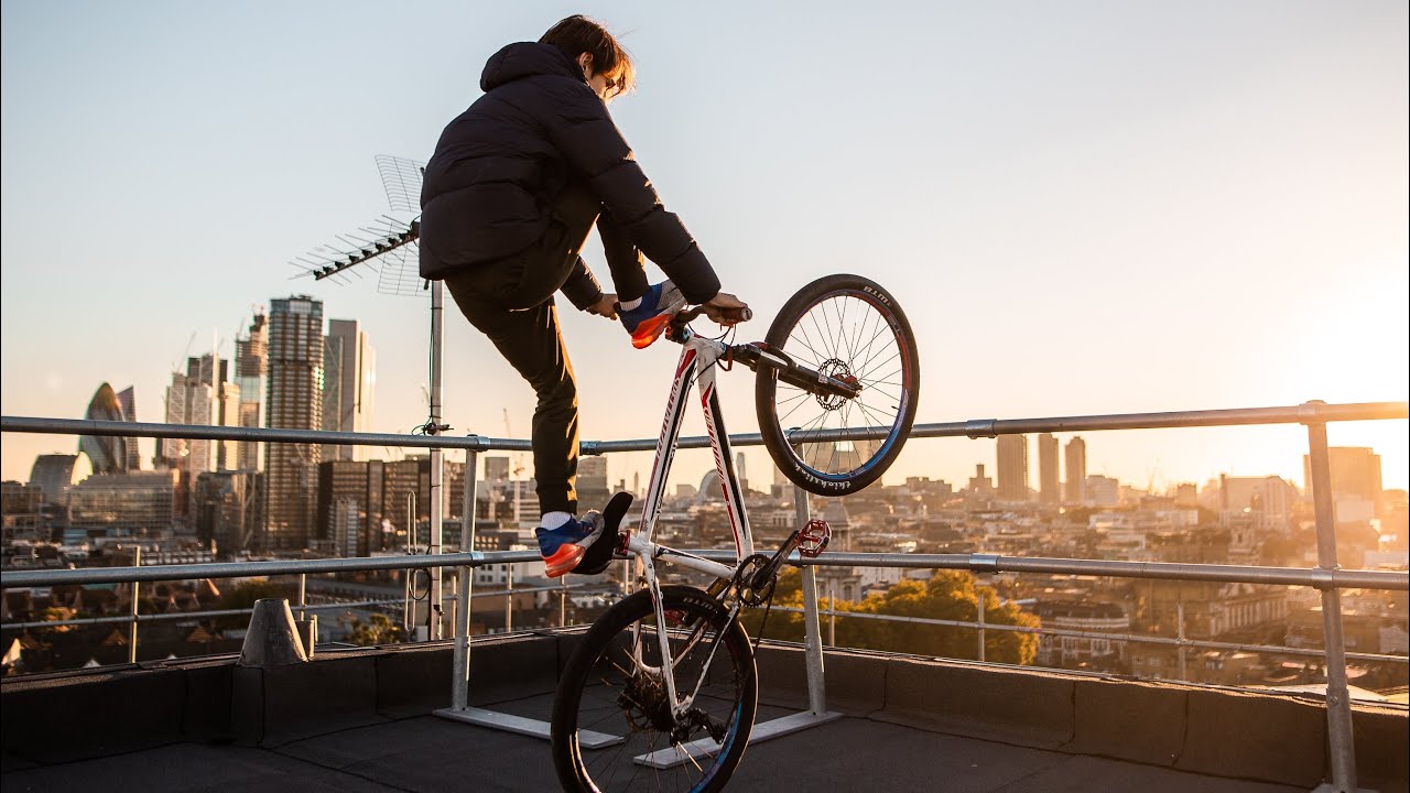 Mountain bikers tackle rooftops across London