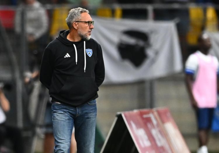 Dernier de Ligue 2 et toujours sans victoire, le SC Bastia limoge son ...