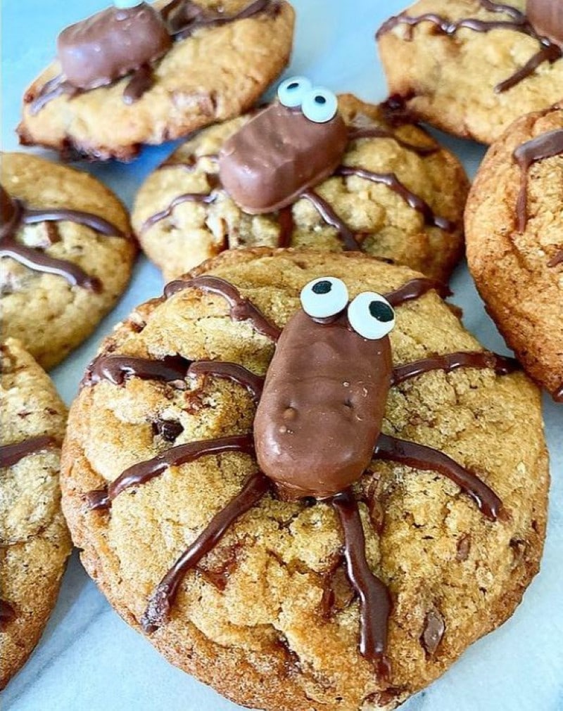 These Halloween Spider Cookies Are Creepy, Cute, and Totally Delicious