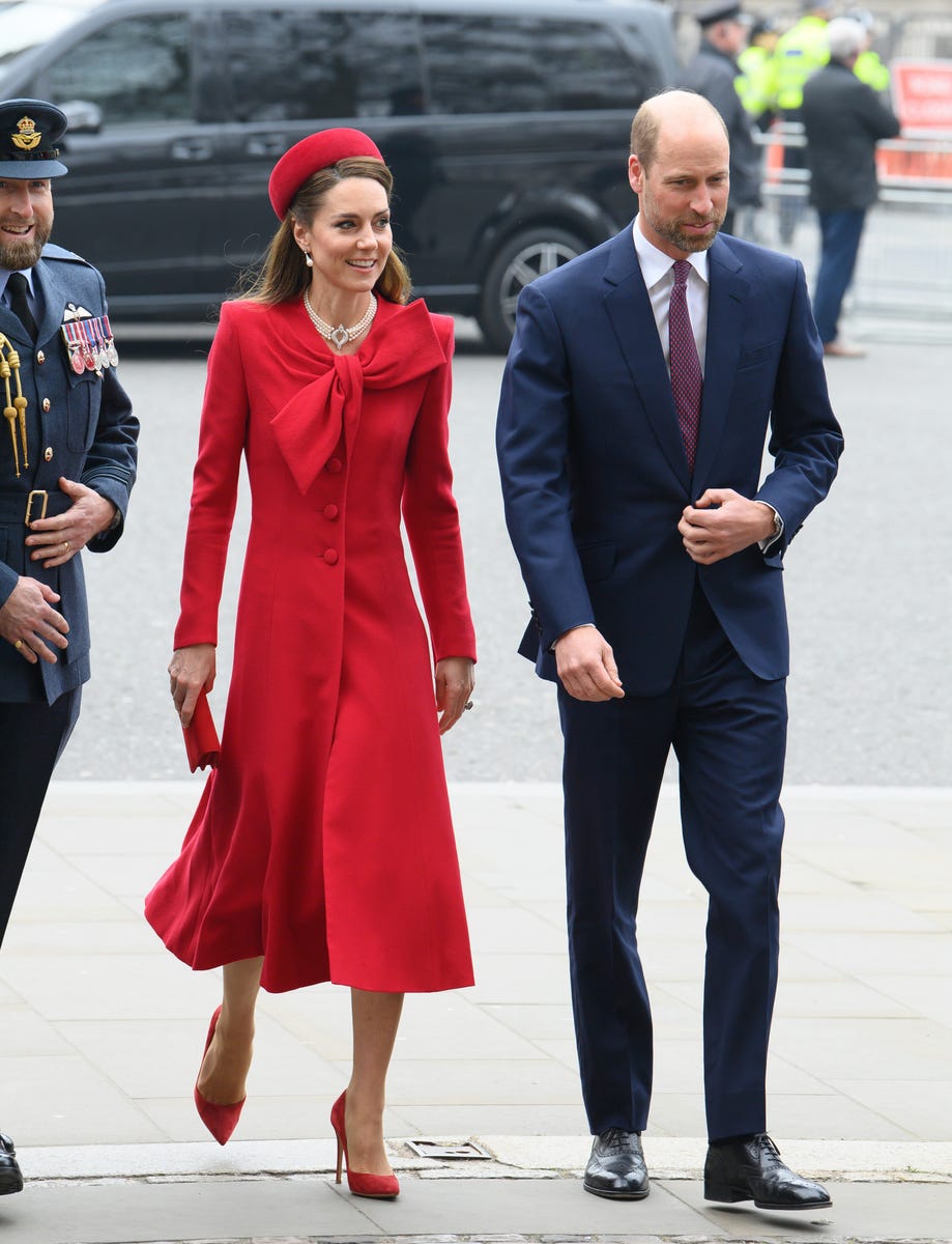 Kate Middleton's Signature Coat Dresses Should Be Inspiration for Your ...