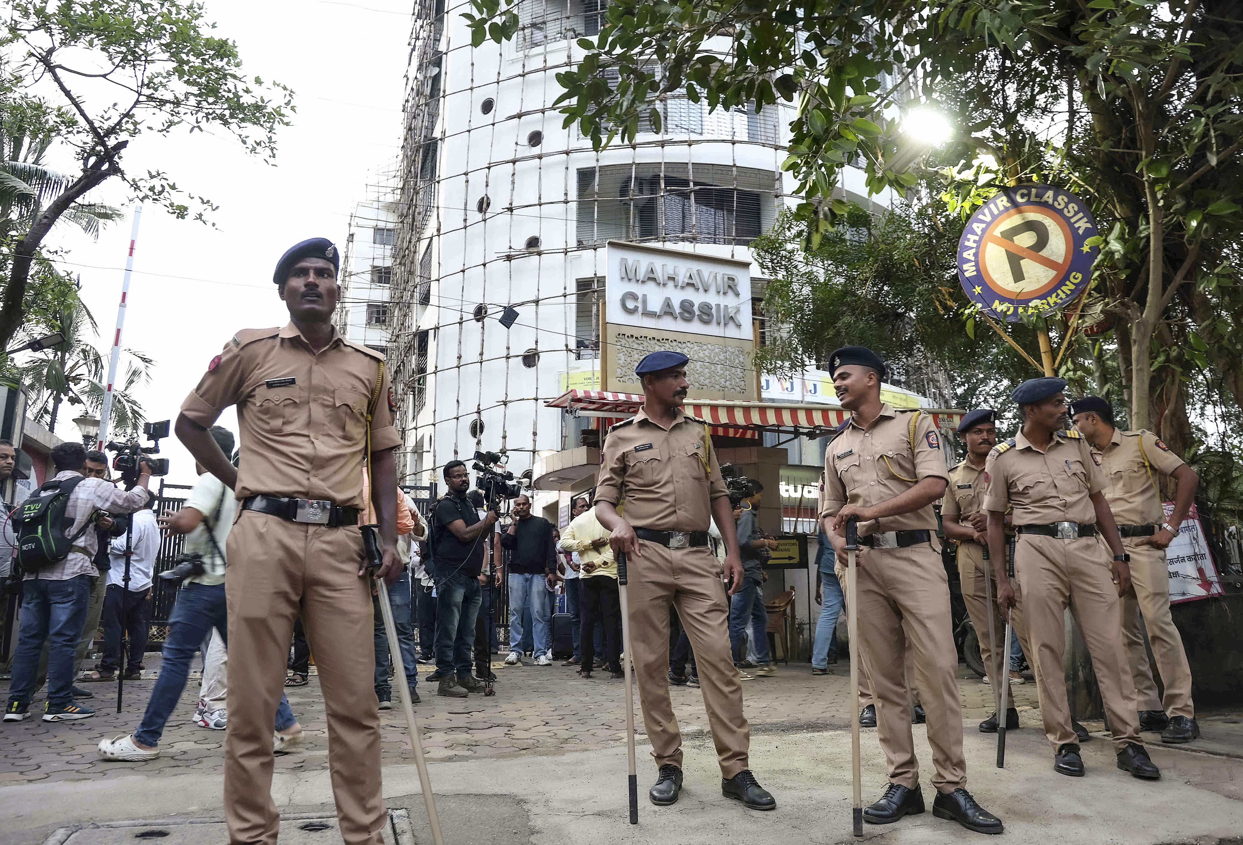17 children rescued in hostage drama in Mumbai's Powai area; accused ...
