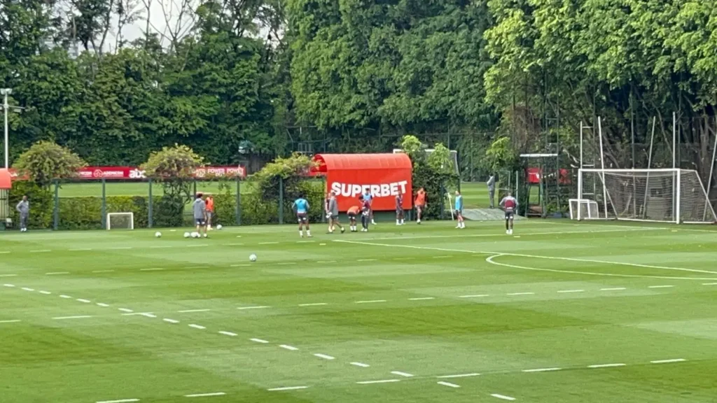 Tolói em campo e “susto” com Maílton marcam treino aberto do São Paulo