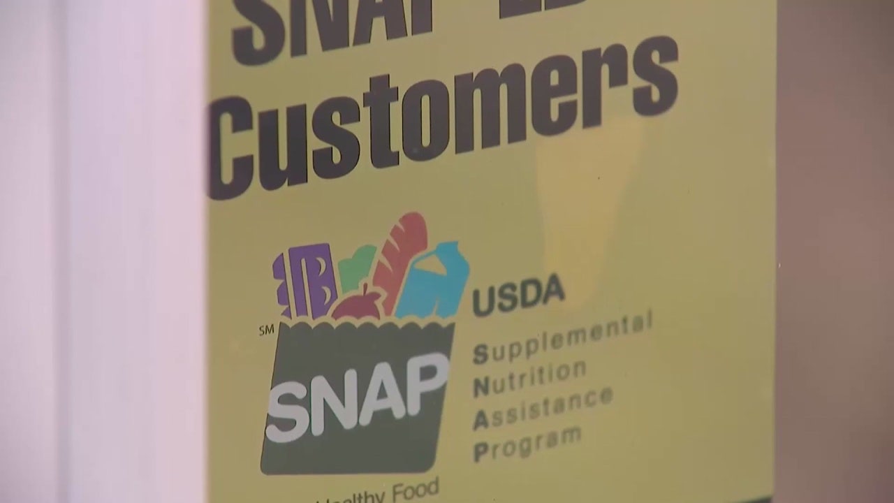 SNAP benefits: Trump administration seeks to halt aid payments after a ...