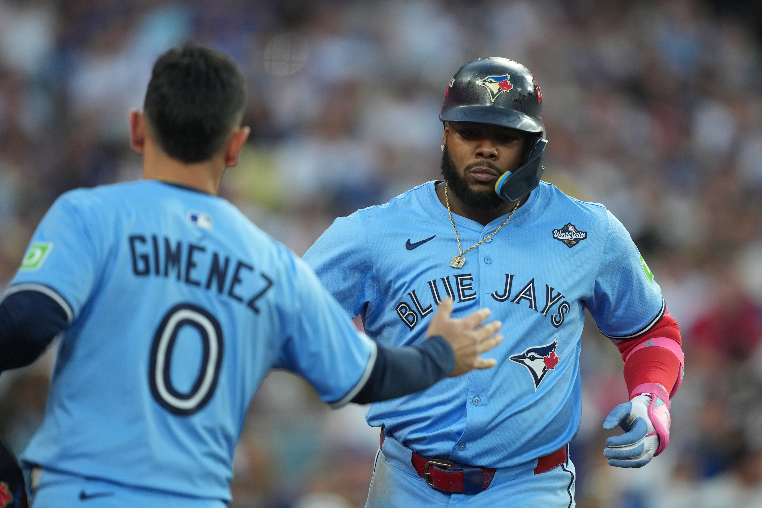 Fan fooled everyone by throwing back home run ball during Game 5