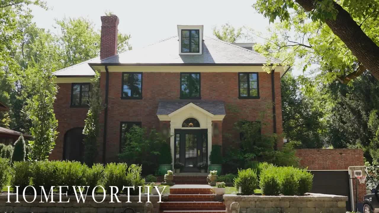 Inside a Georgian Colonial Steeped in History and Character