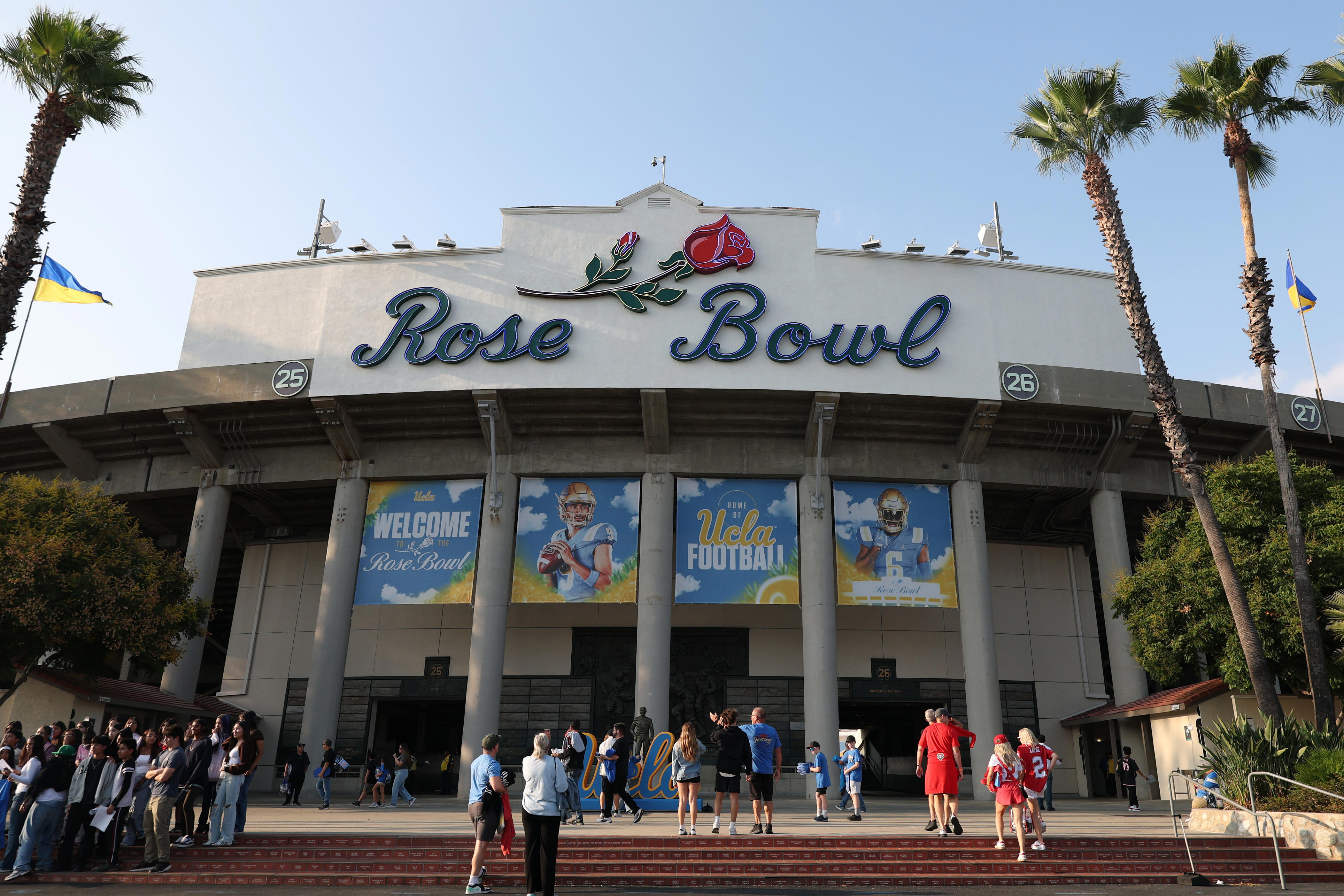 Rose Bowl files lawsuit against UCLA, claims UCLA wants to host games ...
