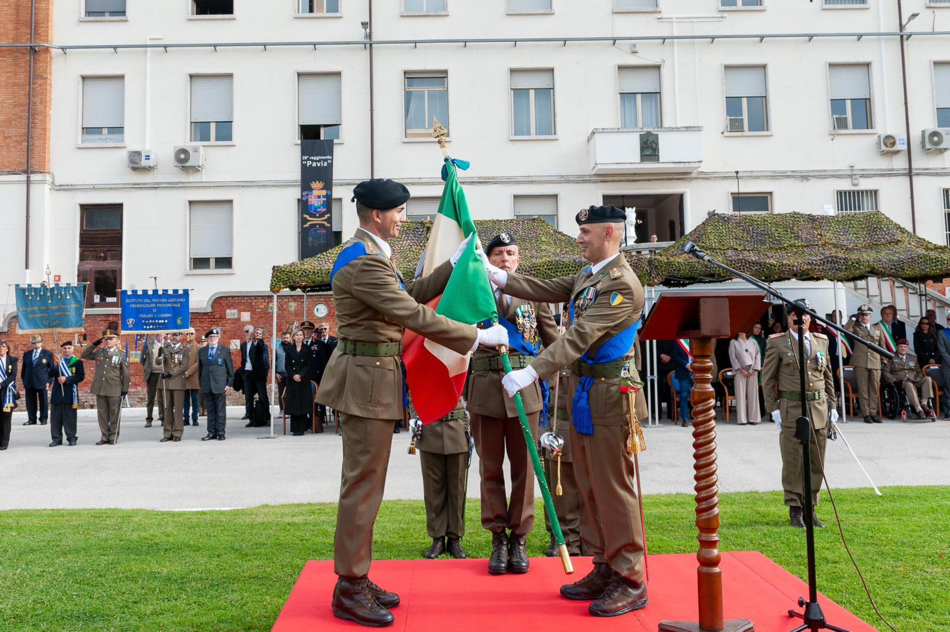 Cambio al vertice del Reggimento Pavia, comando a Marco Ferrara