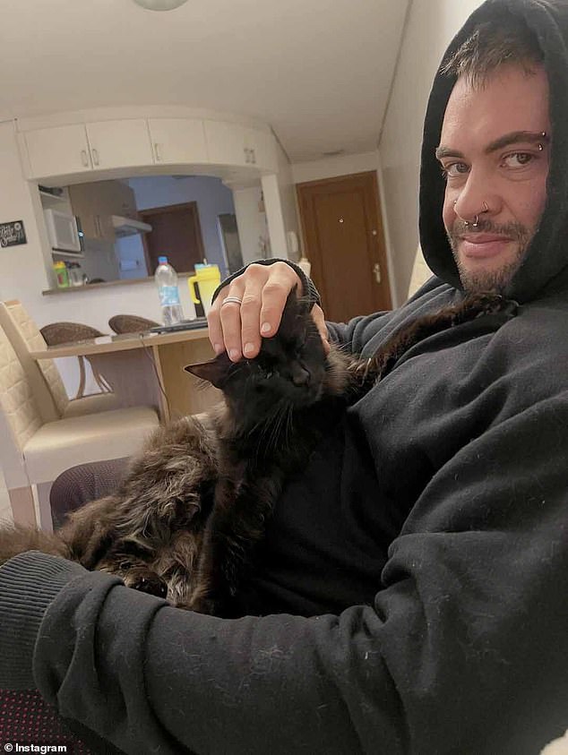 Celebrity bodybuilder dies from stroke after pet cat died: Influencer ...