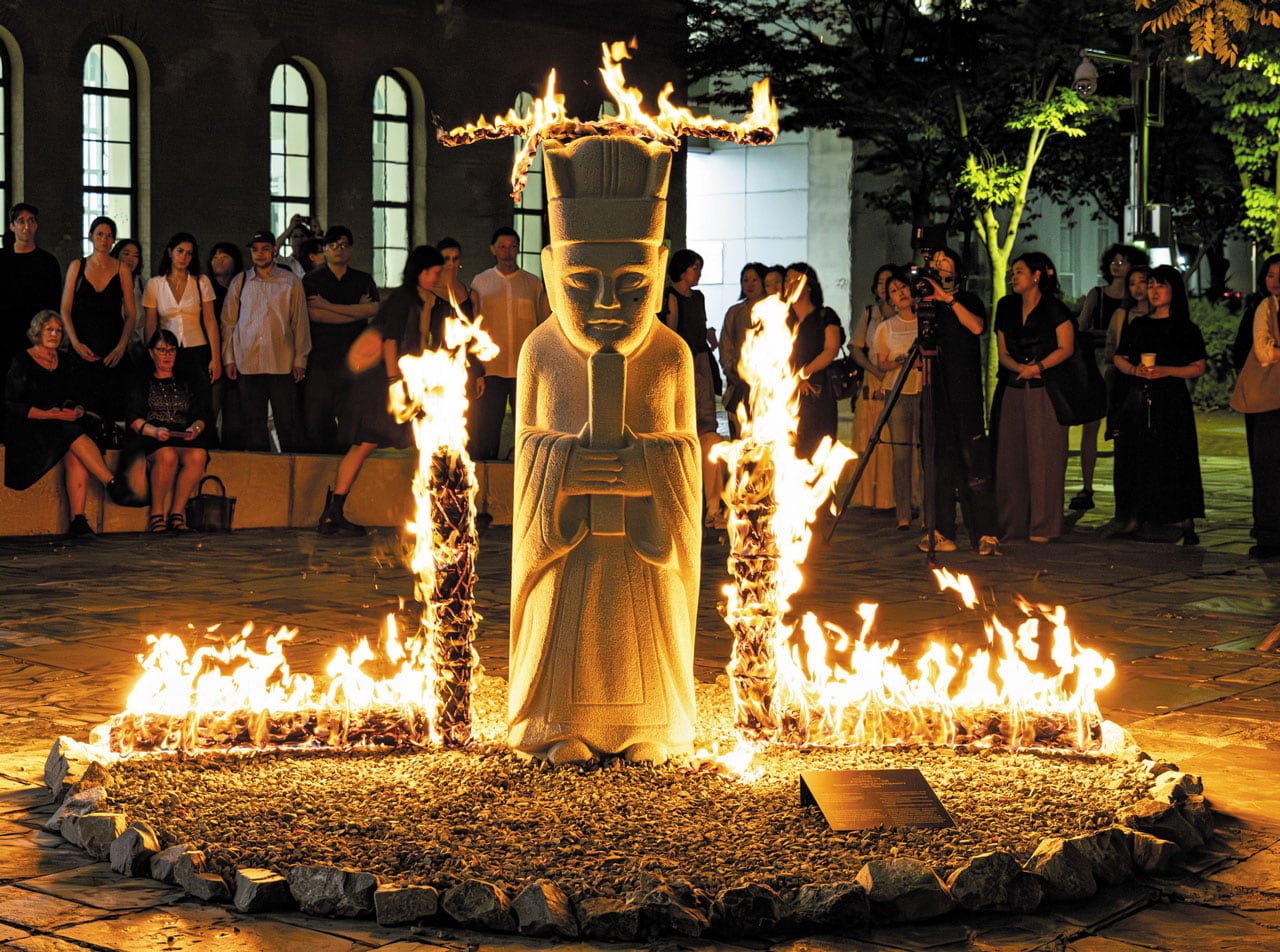 K-Muism Dominates Art Scene with Spiritual Exhibitions