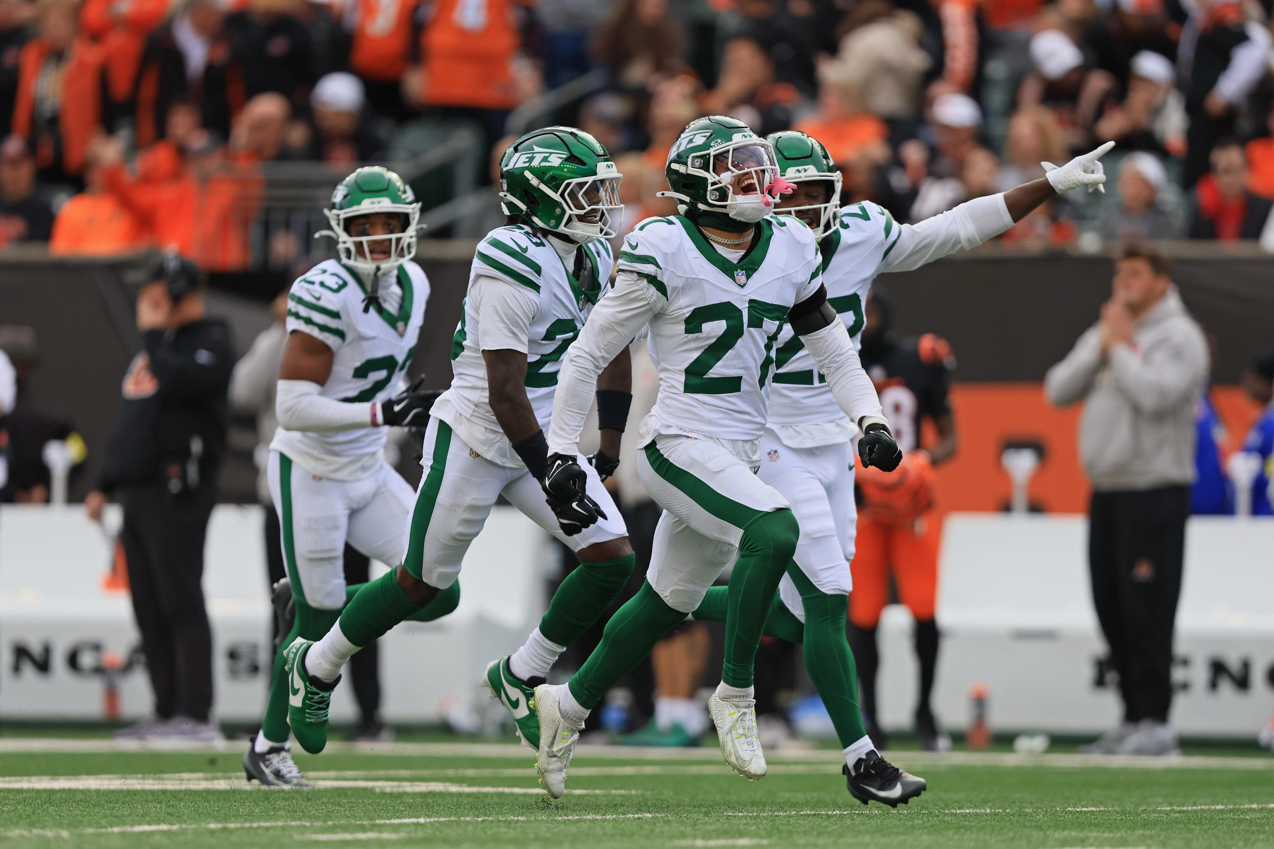How the Jets defense shook off an ugly game and closed out the first ...