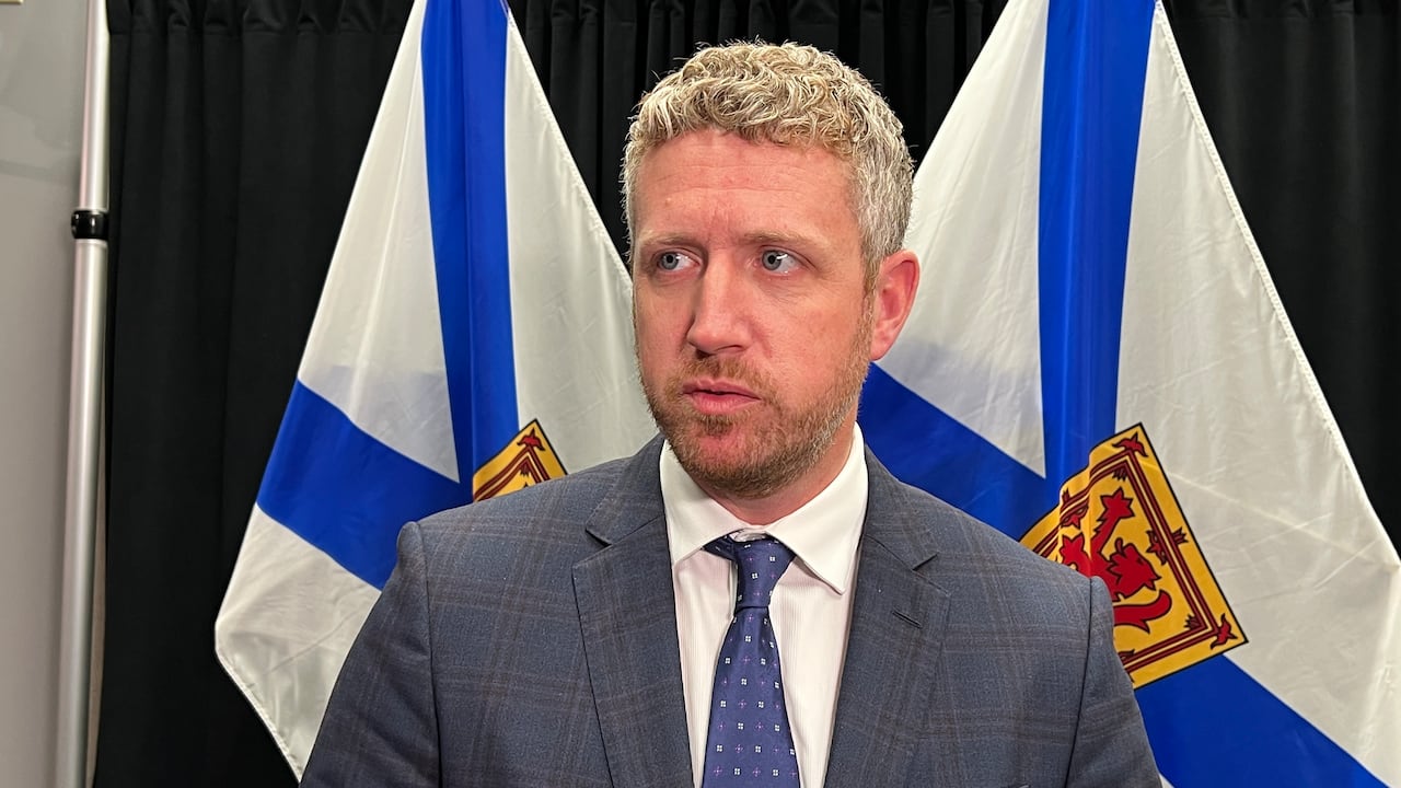 Liberals call on government to create comprehensive economic strategy ...