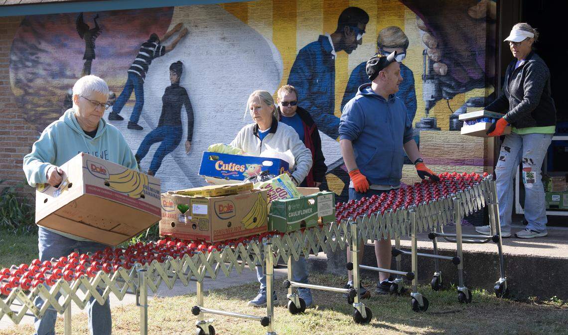 ‘It's OK to ask for help': New SNAP recipient looks to food pantry amid ...
