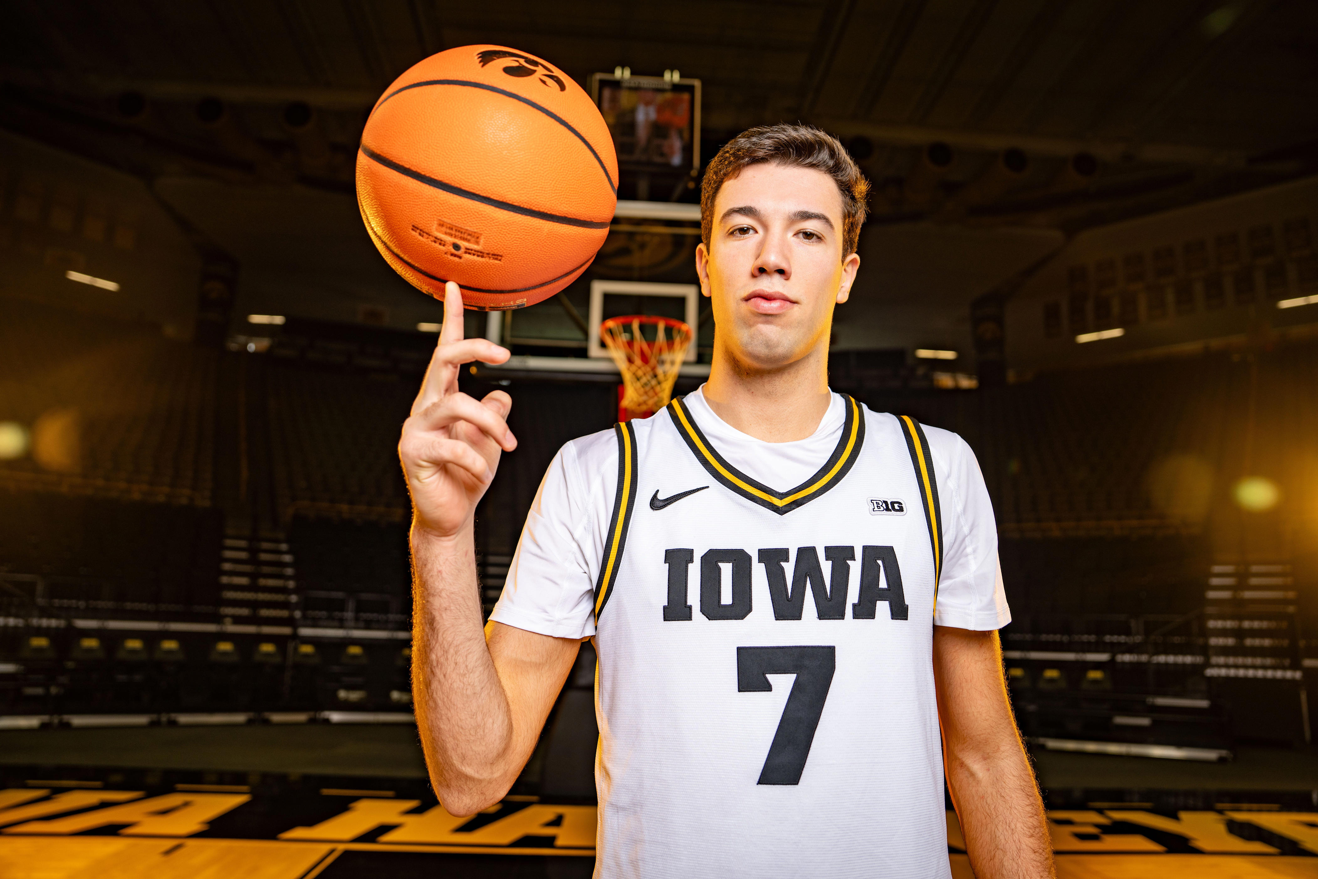 Iowa basketball demolishes Robert Morris: Final score, highlights