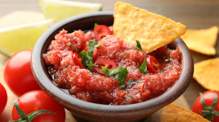 This Chain Makes The Best Store-Bought Tortilla Chips