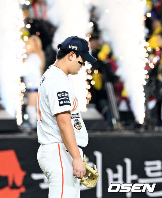 ‘우승 결정전→PO1→PO4→KS4’ 김경문 감독 믿음에 또 반복된 김서현 대참사…한화, 26년 만에 우승 기회 날아가나