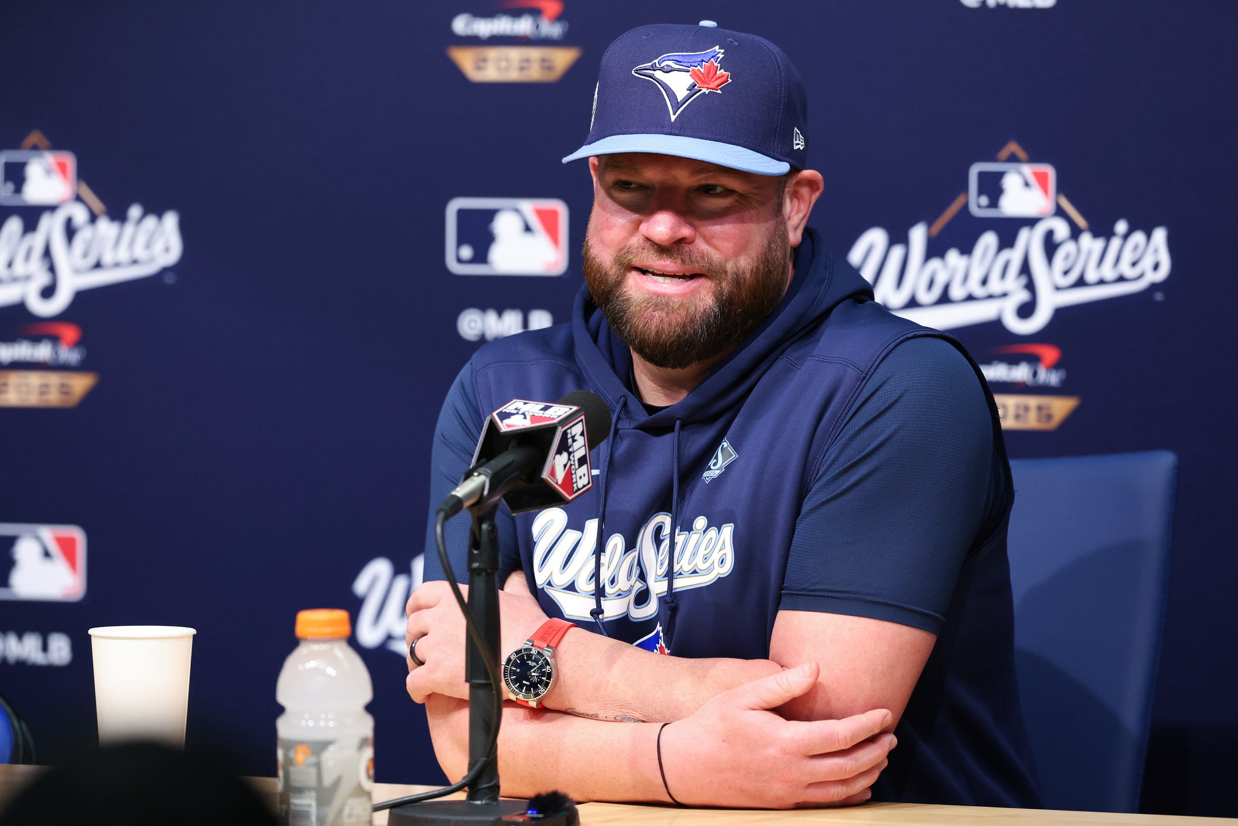 Blue Jays think Dodgers were relaying signs during World Series