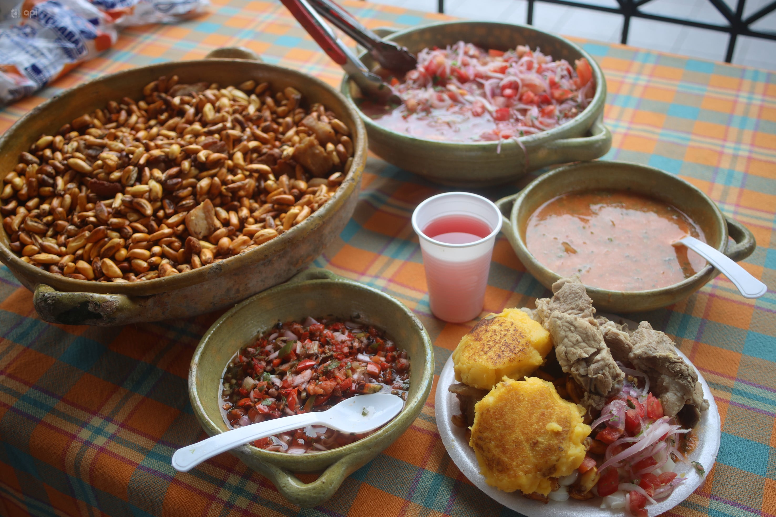 Dónde y cuándo disfrutar de la comida típica en los mercados de Cuenca