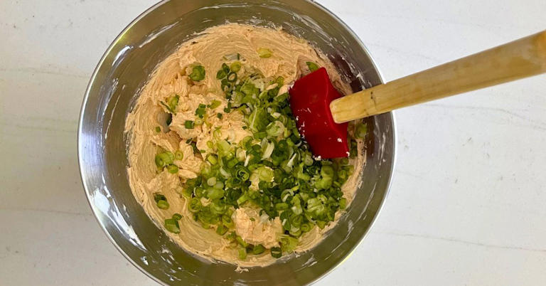 Simple Cracker Dip (With Cream Cheese!)